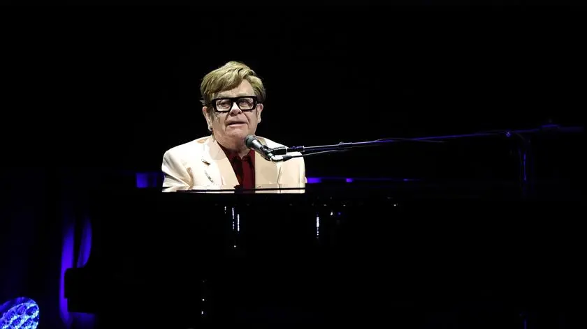 Elton John ma poważna problemy ze zdrowiem. Wspomniał o wzroku - Co za ...