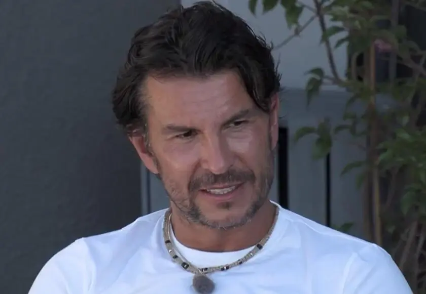 "40 kontra 20". Tom Grabowski znalazł miłość? Czy jest z Amello? - Co ...