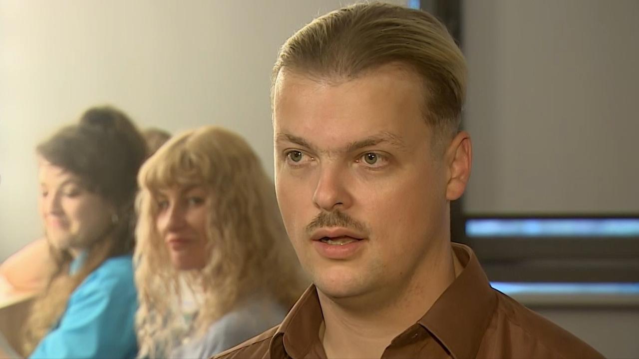 Błażej Król świętuje 10-lecie małżeństwa. Jeden z utworów zadedykował ...