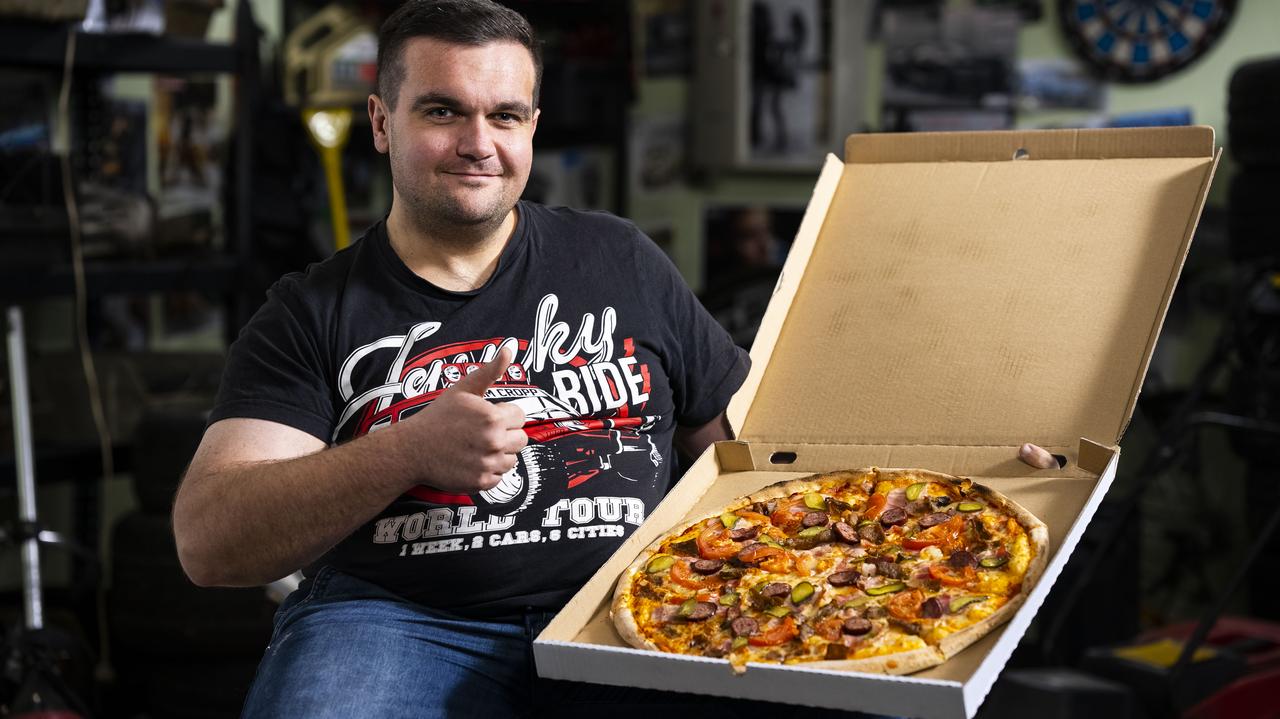 Marcin z "Kanapowców" o rocznicy udziału w programie. Wspomina kopanie ...