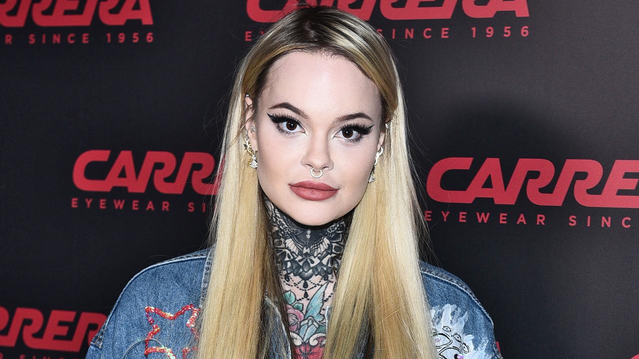 Monika Miller o kulisach modelingu. Podczas sesji topless fotograf ...