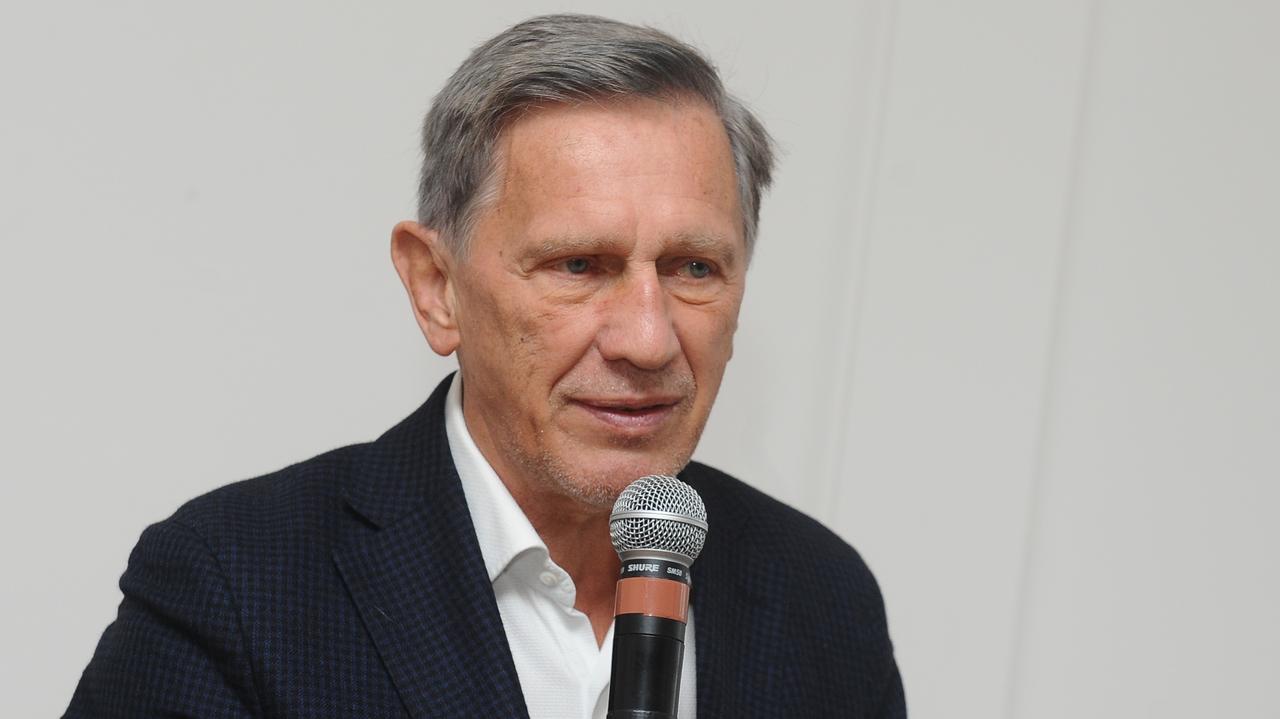 Jan Englert w biografii opowiada o jeździe pod wpływem alkoholu. Aktor ...